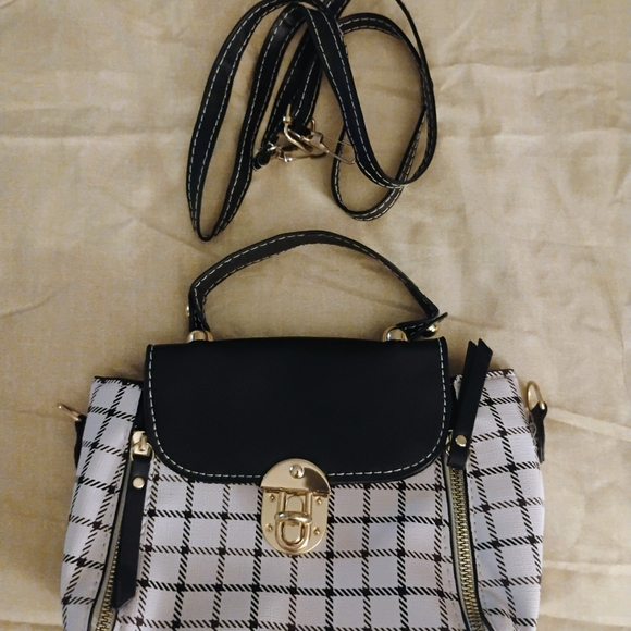 Bags | Stylish Black And White Checkered Handbag | Poshmark